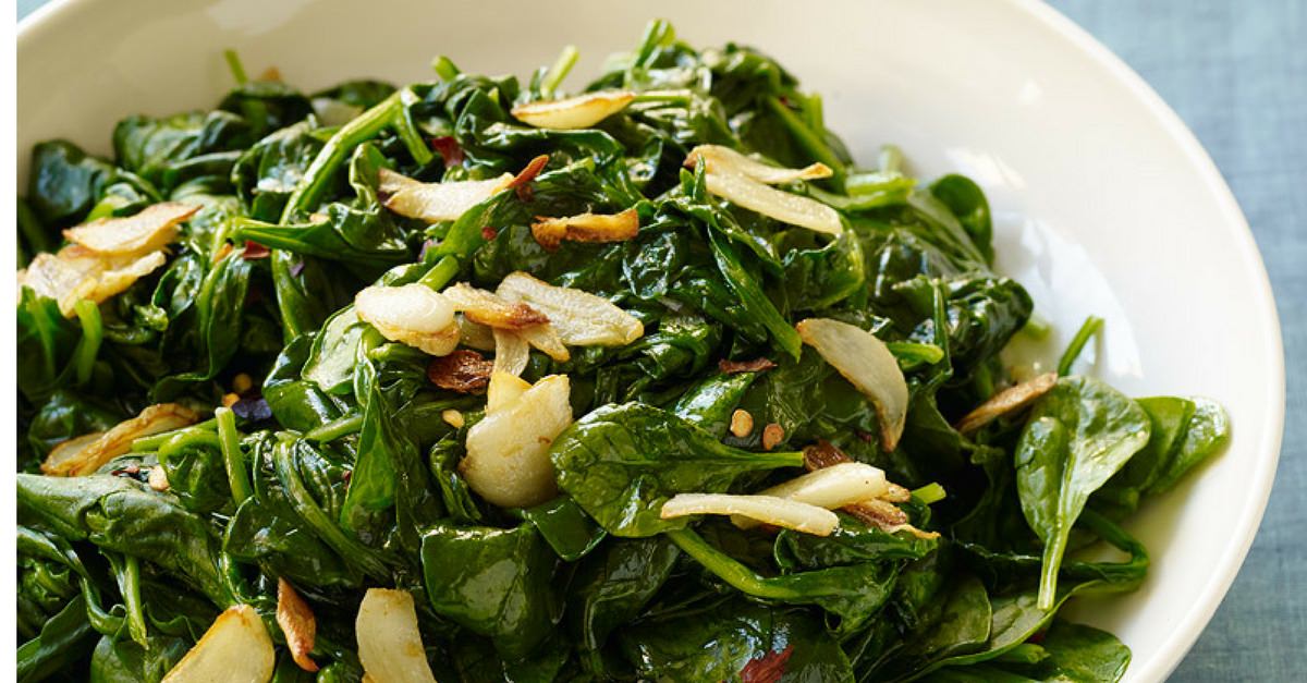 Deliciosa receta para preparar espinaca salteada