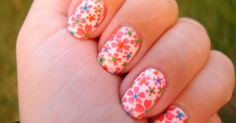 78 modelos de uñas decoradas con flores