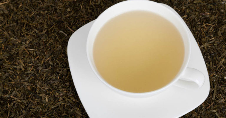 Té blanco: propiedades, contraindicaciones y cómo tomarlo