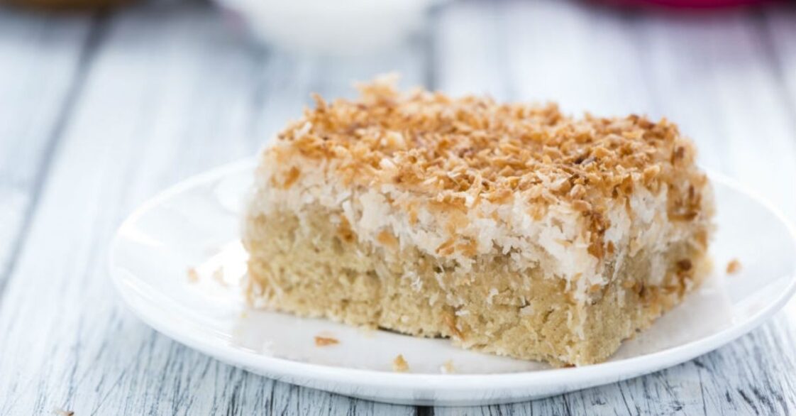 Torta de avena con coco, nuez y canela