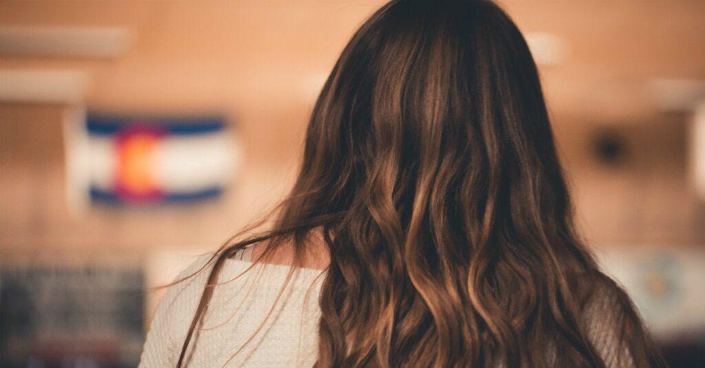 Cómo tener un cabello saludable con simples consejos