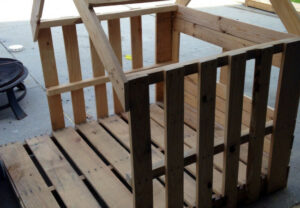 10 Ideas sobre cómo hacer una casa para los perros