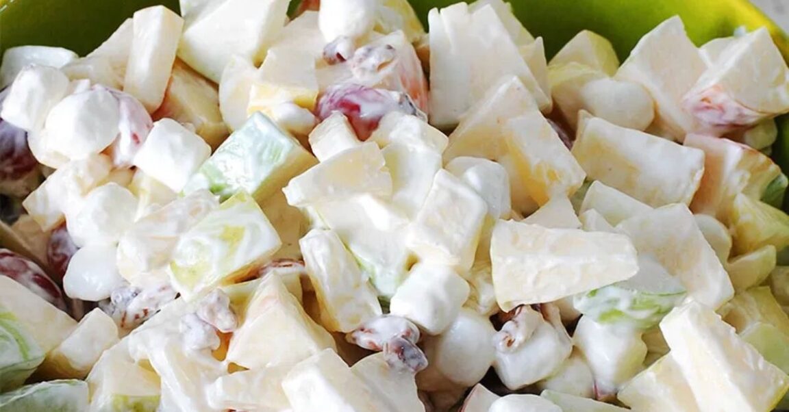 Aprende a preparar una ensalada de manzana con crema muy deliciosa