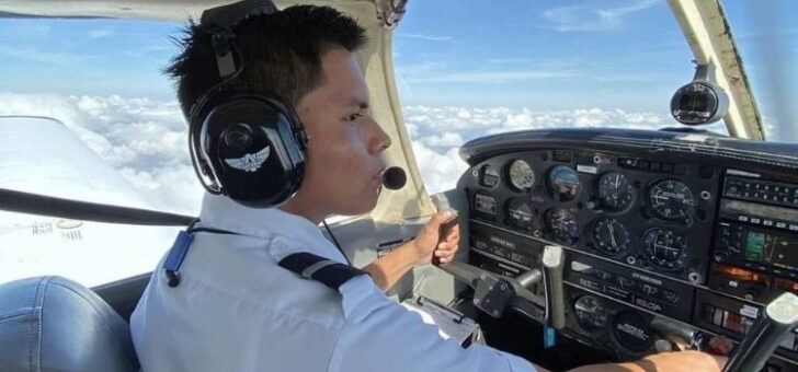 El primer indígena piloto en los Estados Unidos