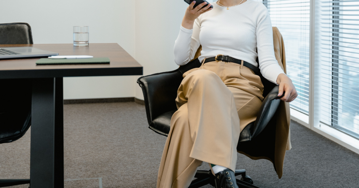 Estar sentado mucho tiempo: consecuencias y formas de cuidar la salud