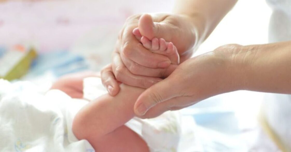 Shantala para bebés: ¡aprende el masaje calmante que funciona!