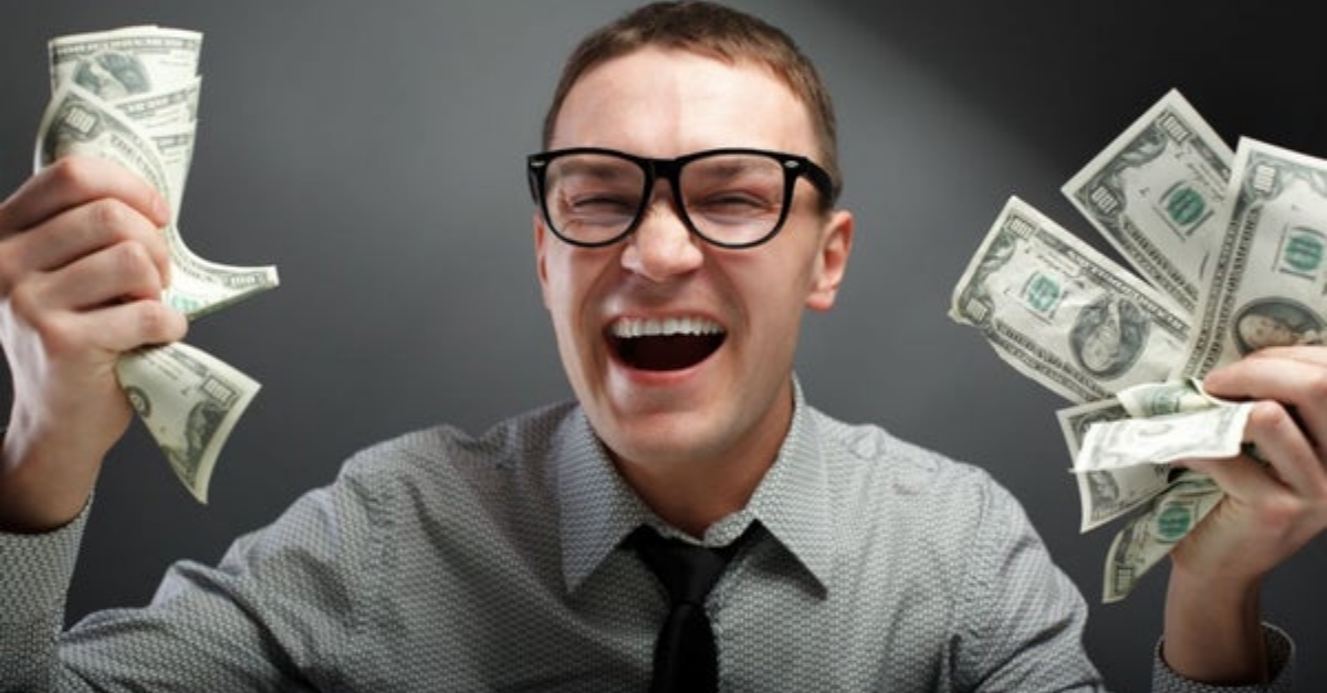 Según la ciencia, si eres "feo" estás destinado a tener mucha plata