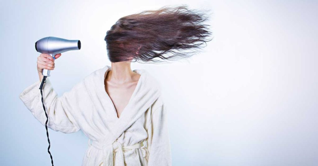 Vaselina para el pelo: Cómo usarla y cuáles son sus beneficios